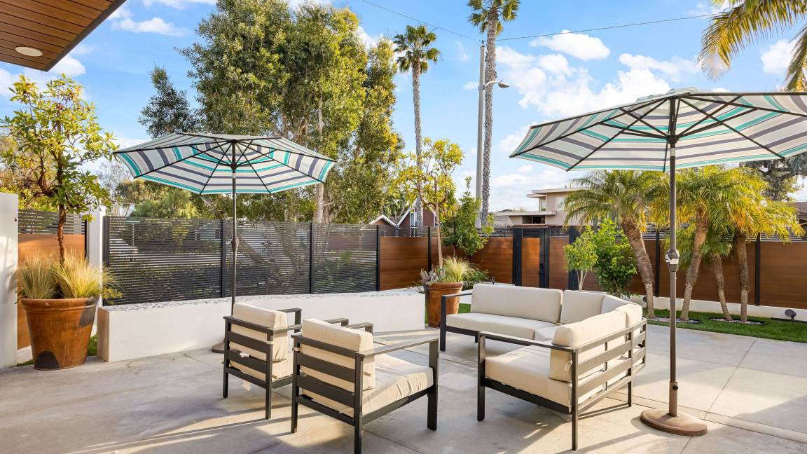 232 M² House ∙ 4 Bedrooms ∙ 10 Guests - Long Beach, CA