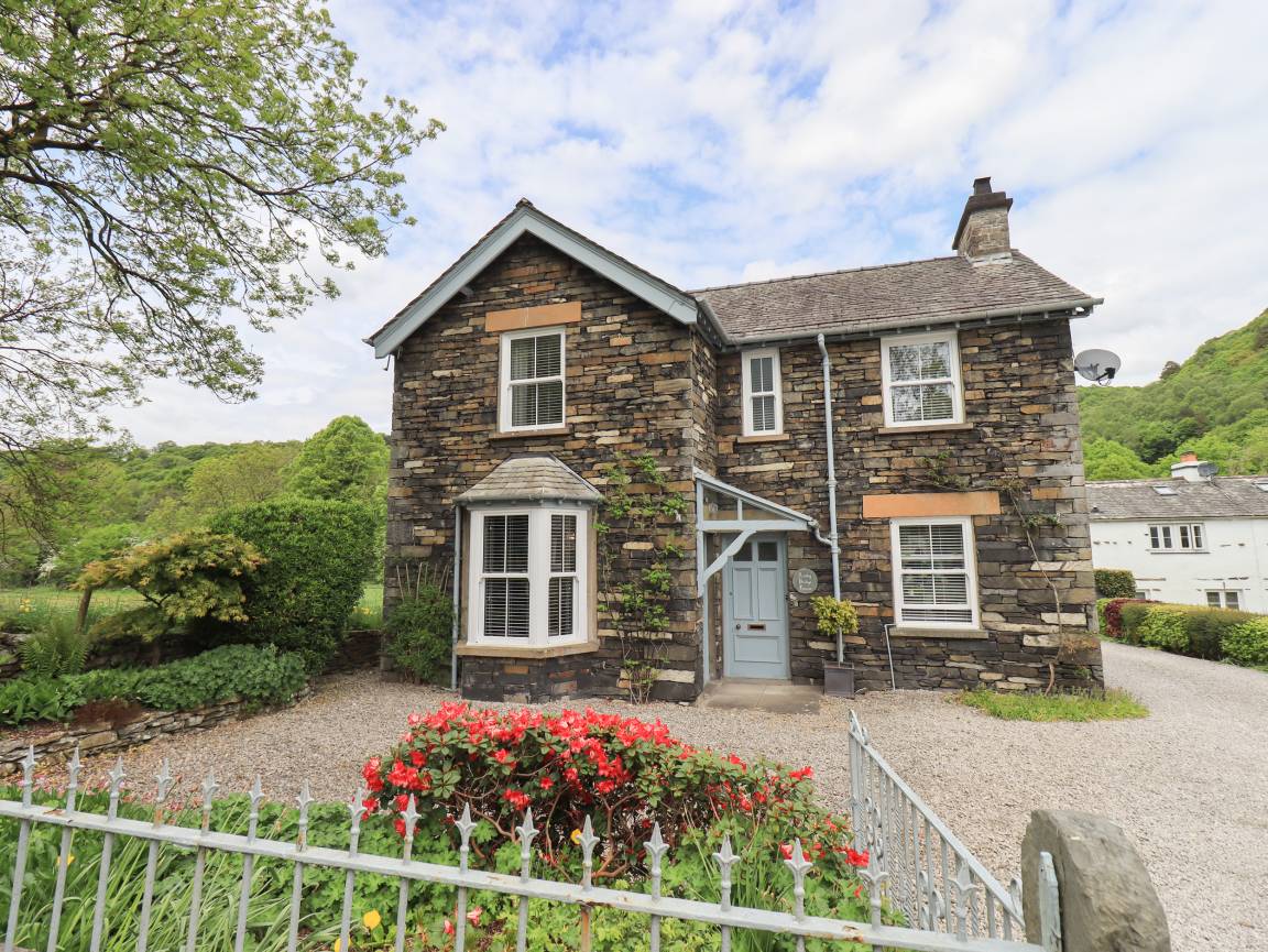 Cottage ∙ 4 Bedrooms ∙ 8 Guests - Newby Bridge