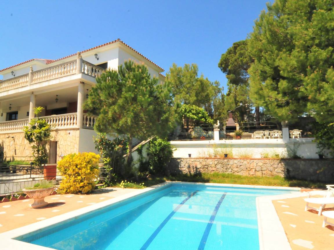 269 M² Villa ∙ 5 Chambres ∙ 12 Personnes - Malgrat de Mar