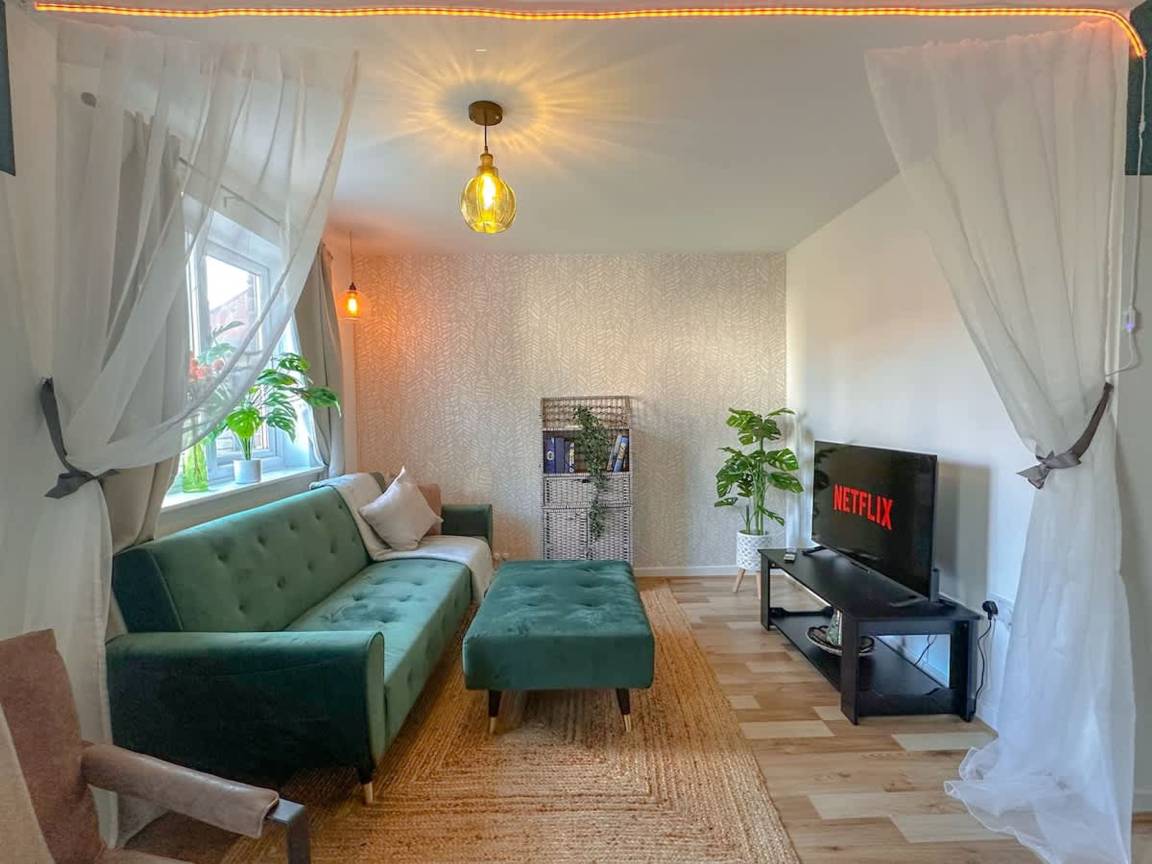 House ∙ 1 Bedroom ∙ 8 Guests - Bracknell