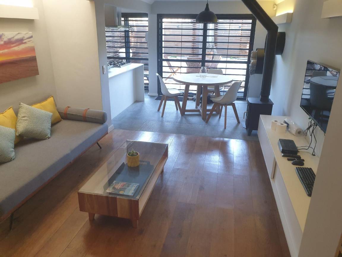62 M² House ∙ 1 Bedroom ∙ 4 Guests - Claremont