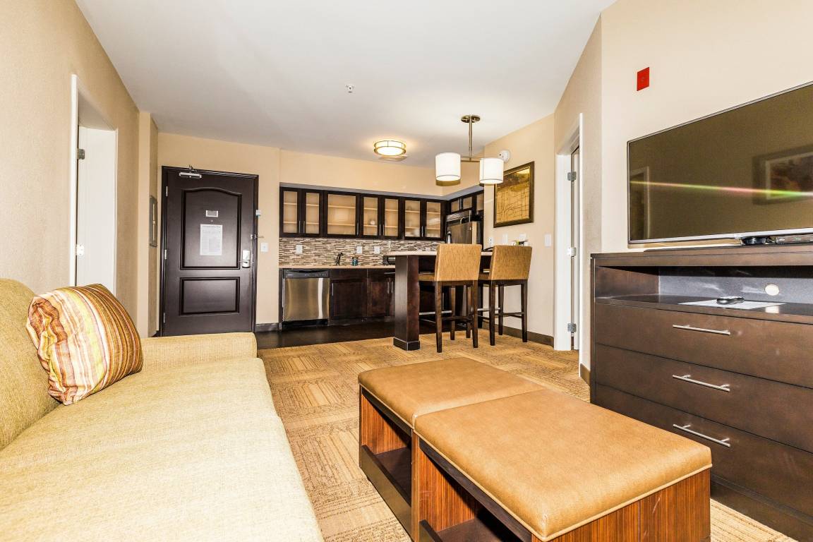 Condo ∙ 1 Bedroom ∙ 3 Guests - Melton Hill Lake, TN