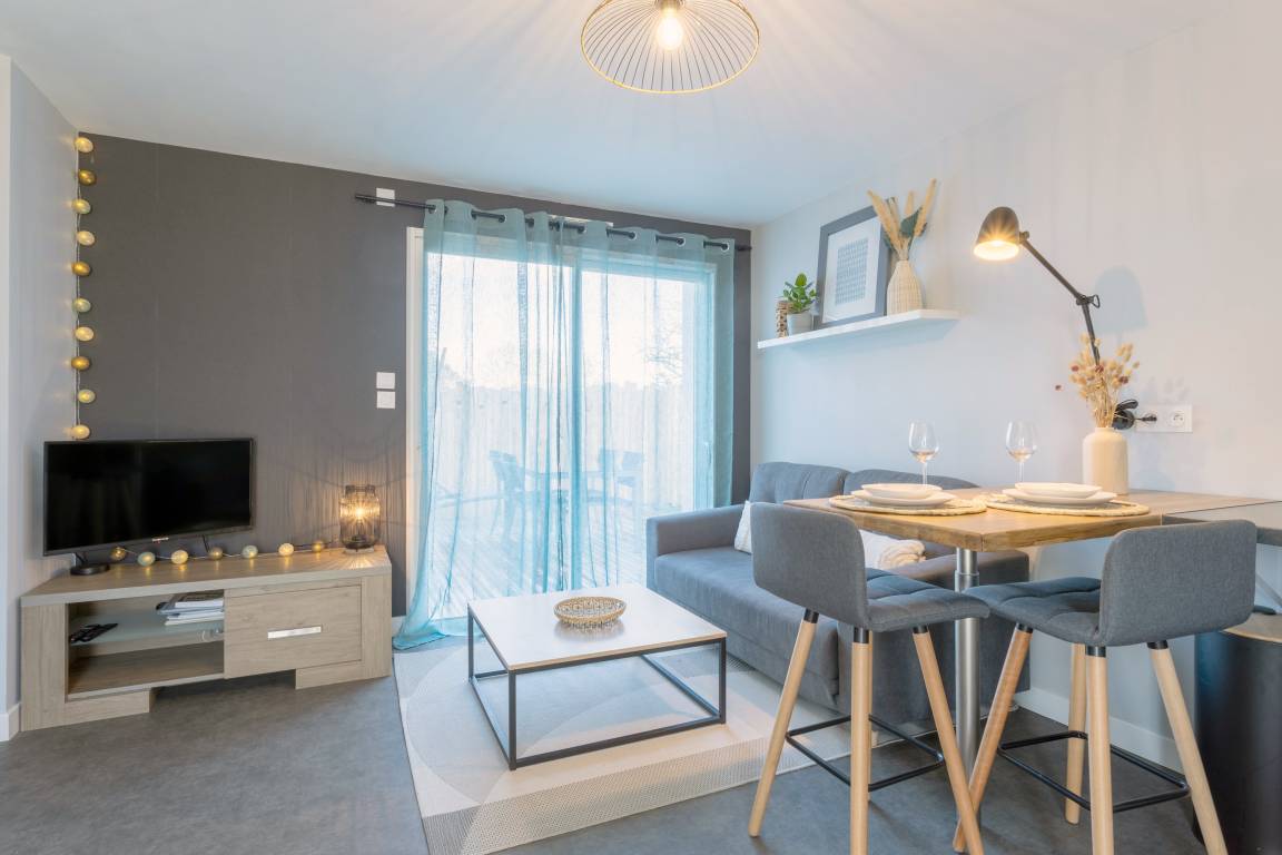 35 M² Appartement ∙ 1 Slaapkamer ∙ 3 Gasten - Étel