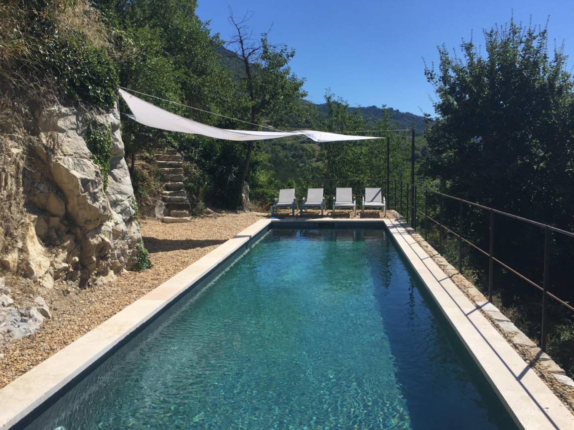 200 M² Gîte ∙ 6 Chambres ∙ 14 Personnes - Buis-les-Baronnies