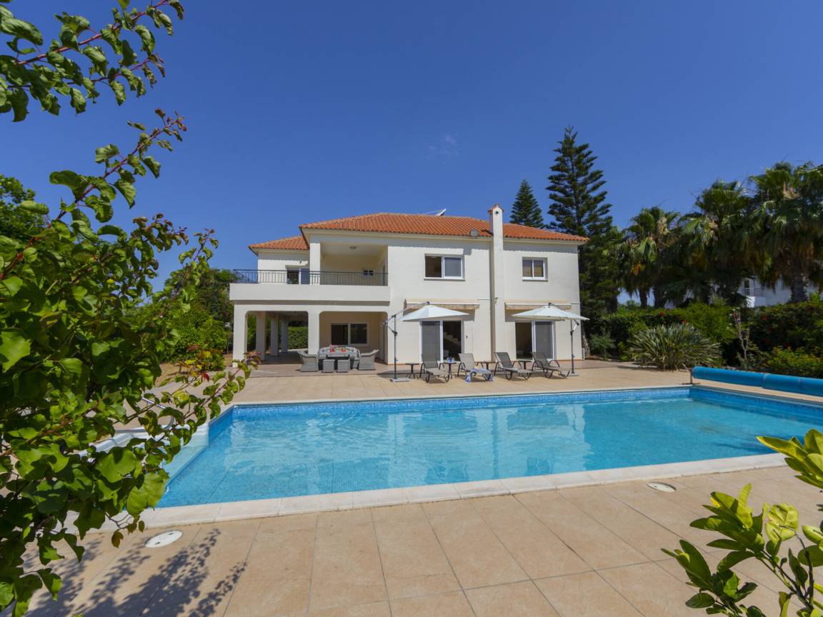 320 M² Villa ∙ 5 Chambres ∙ 10 Personnes - Chypre