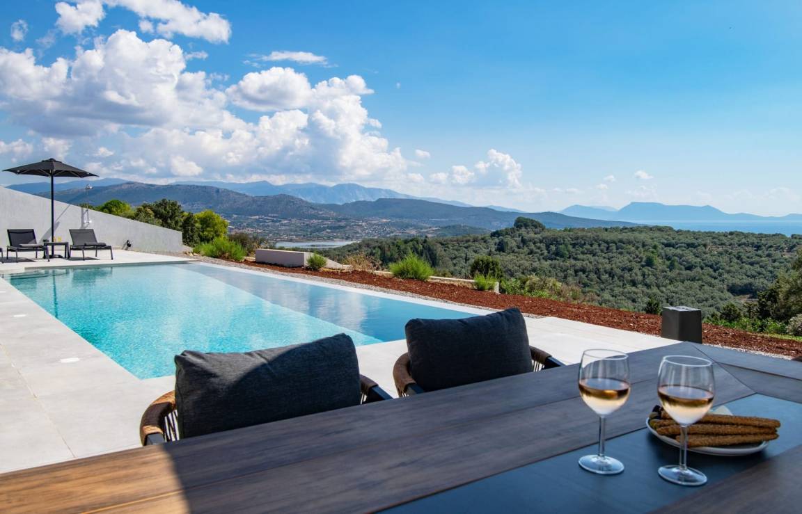 Villa ∙ 3 Bedrooms ∙ 6 Guests - Lefkada