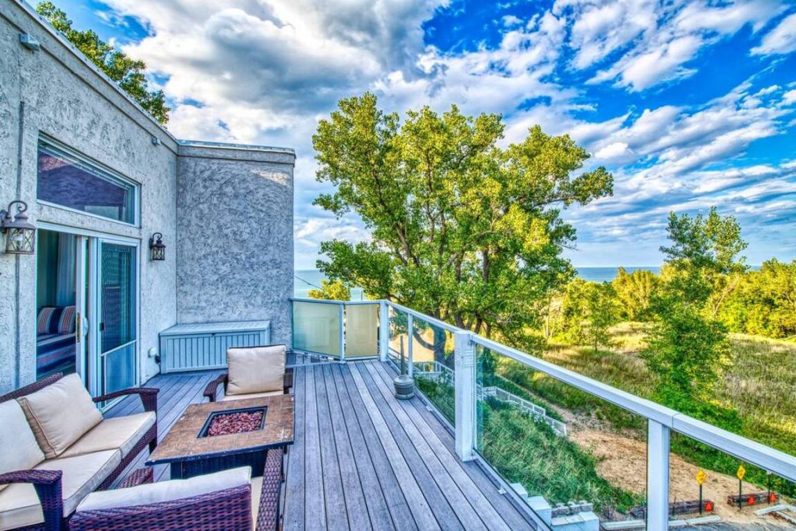 52 M² House ∙ 10 Bedrooms ∙ 22 Guests - Gary, IN