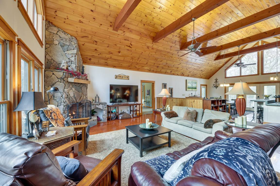 325 M² House ∙ 5 Bedrooms ∙ 15 Guests - West Virginia