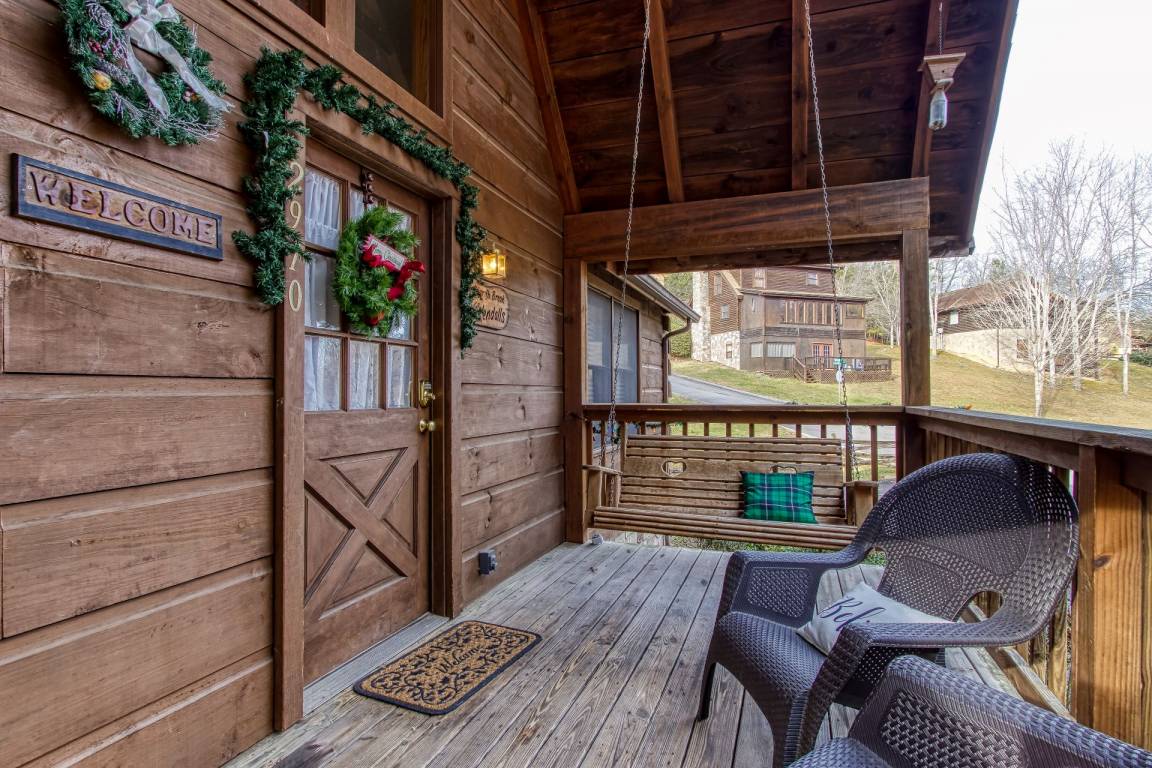 Cabin ∙ 2 Bedrooms ∙ 6 Guests - Pigeon Forge, TN