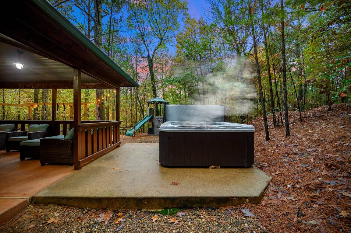 Cabin ∙ 4 Bedrooms ∙ 20 Guests - Broken Bow, OK