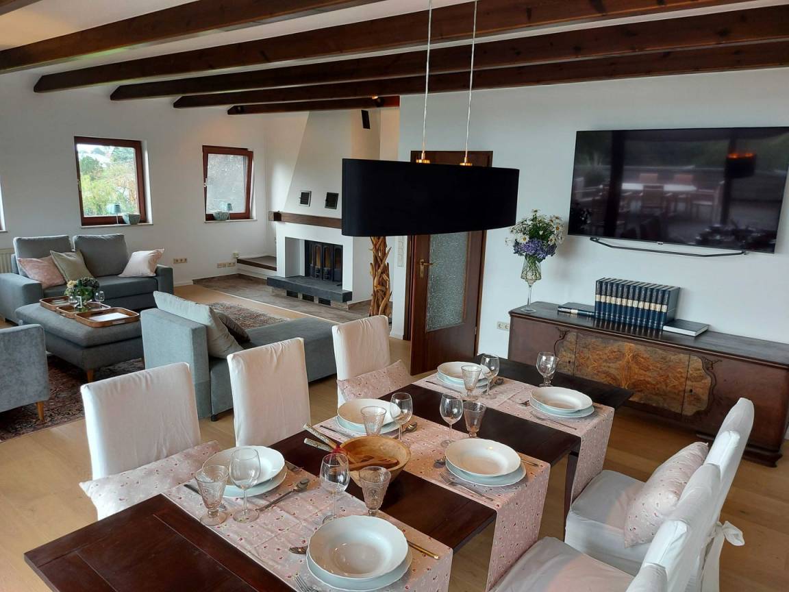 160 M² Ferienwohnung ∙ 3 Schlafzimmer ∙ 6 Gäste - Gelting