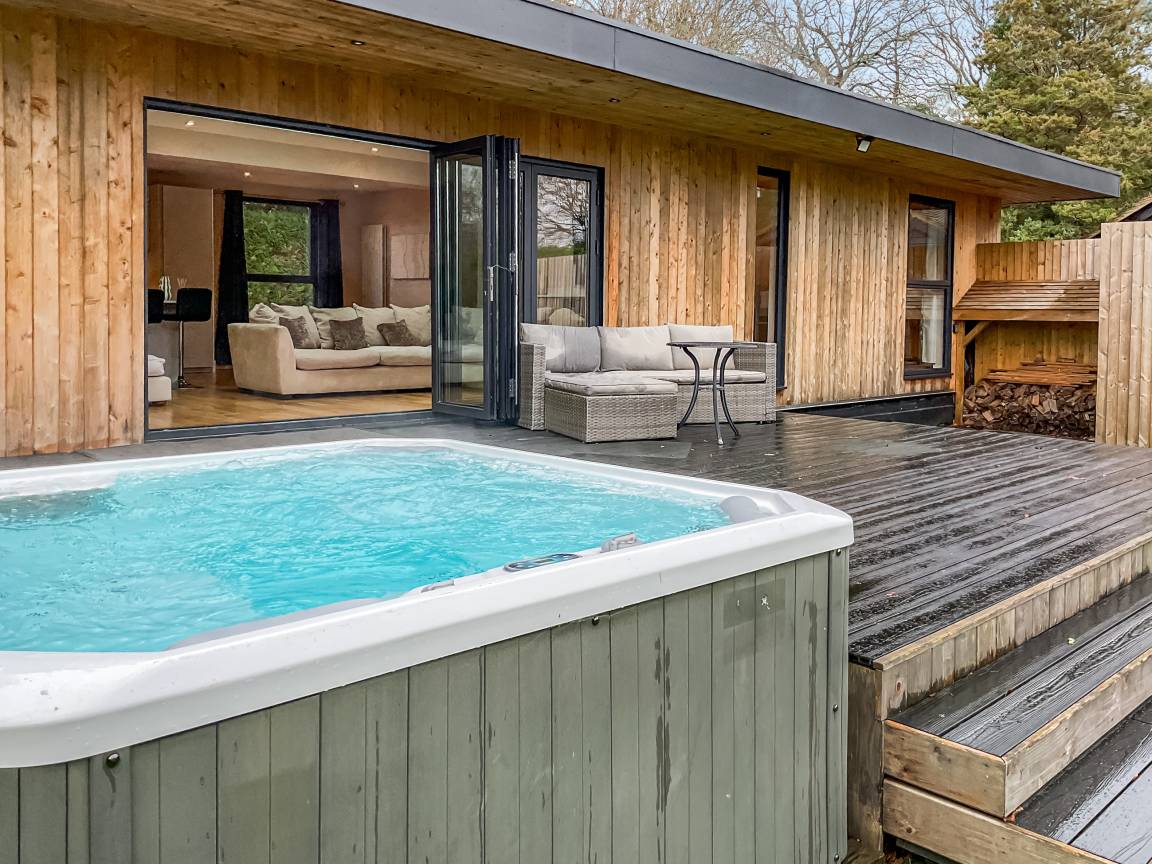 Cottage ∙ 4 Bedrooms ∙ 8 Guests - Bournemouth