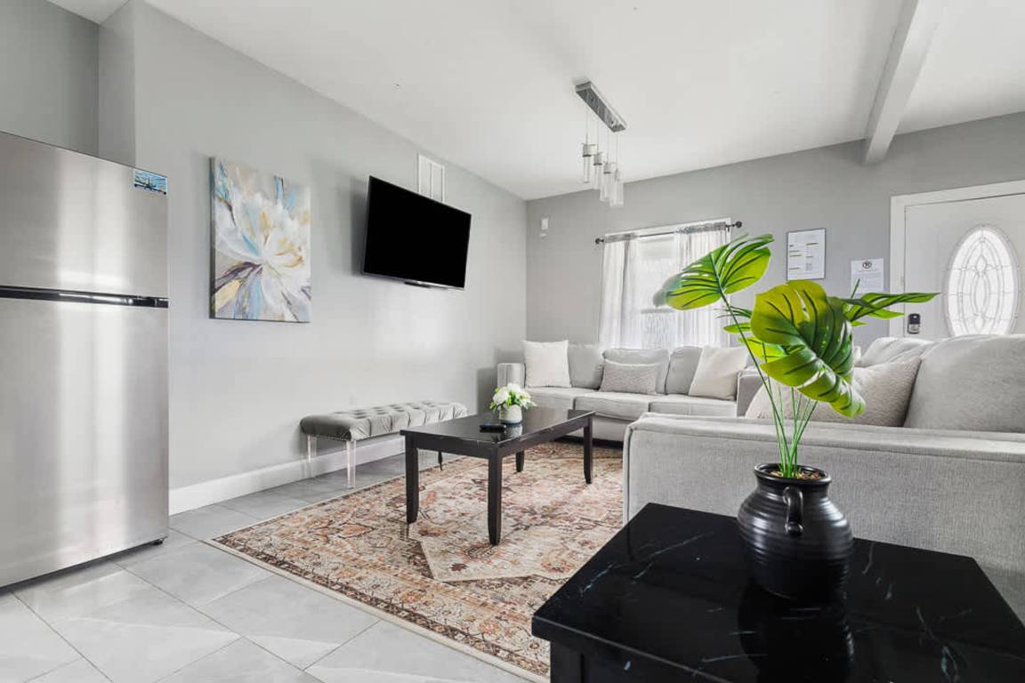 House ∙ 4 Bedrooms ∙ 8 Guests - Niagara Falls, NY