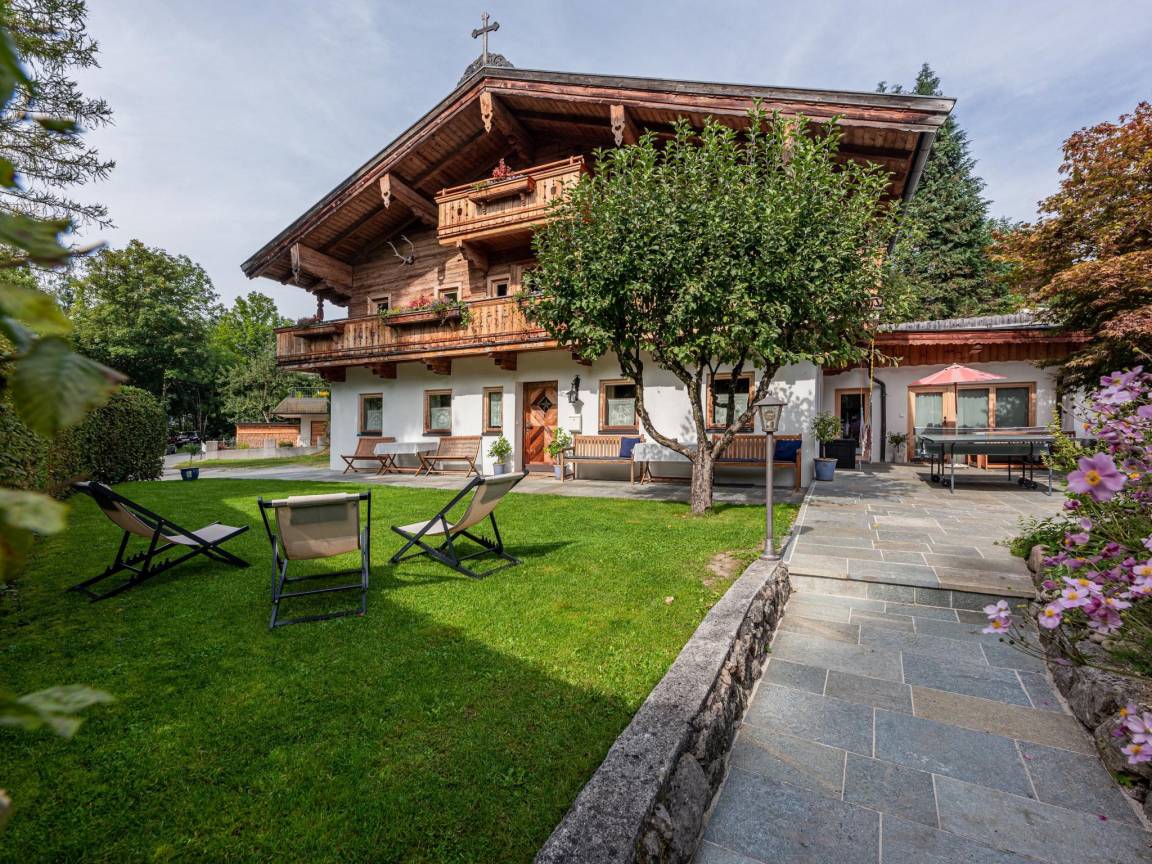 450 M² Chalet ∙ 5 Bedrooms ∙ 12 Guests - Walchsee