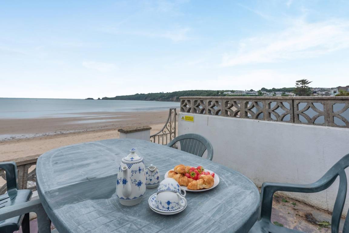 Cottage ∙ 3 Bedrooms ∙ 6 Guests - Saundersfoot