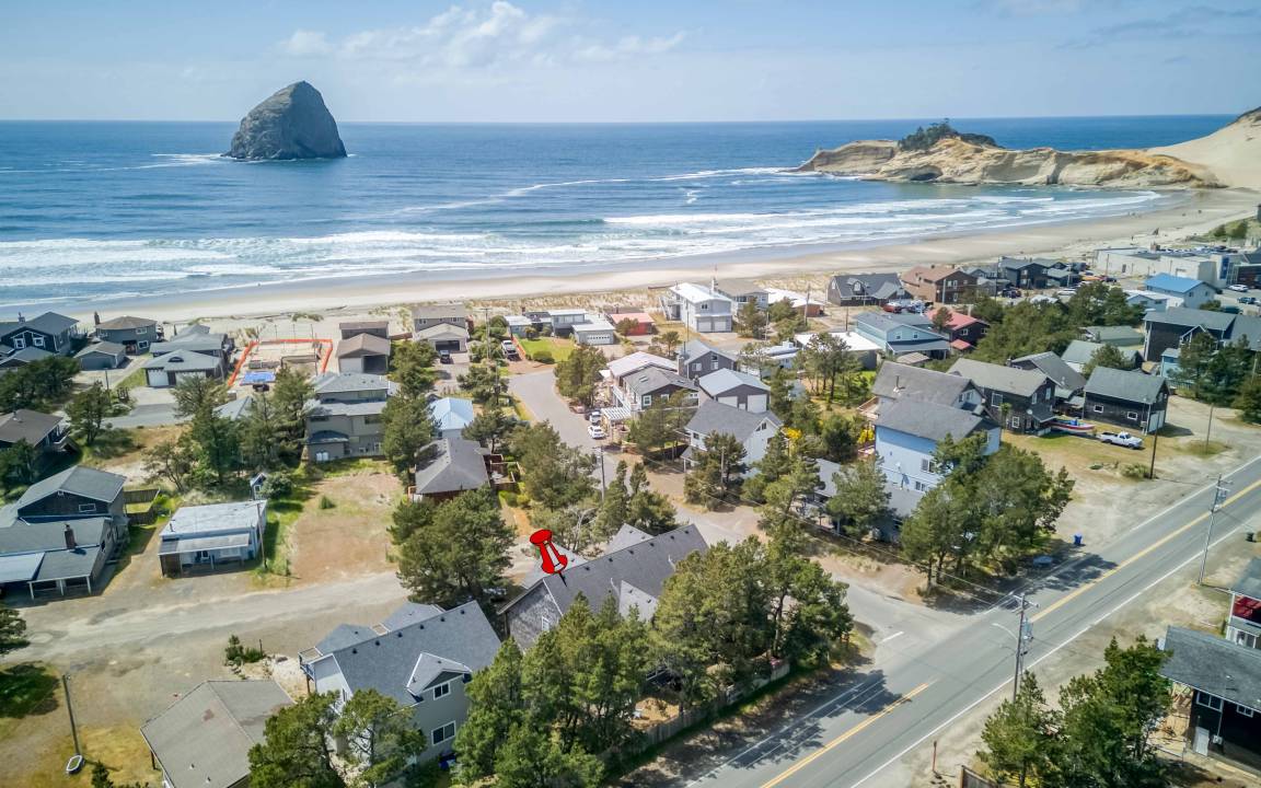 143 M² House ∙ 3 Bedrooms ∙ 6 Guests - Pacific City, OR