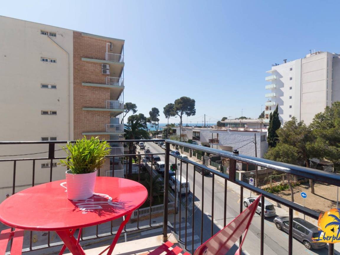 80 M² Apartment ∙ 4 Bedrooms ∙ 8 Guests - Salou
