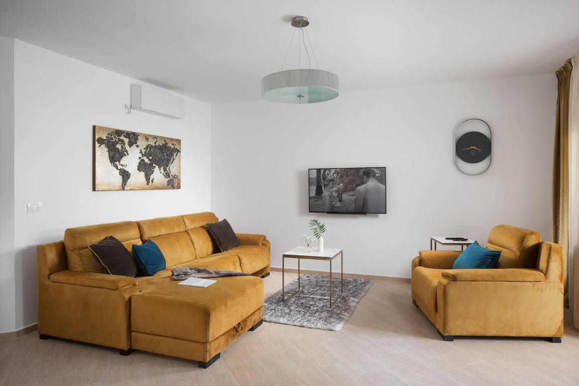 350 M² House ∙ 10 Bedrooms ∙ 28 Guests - Vir