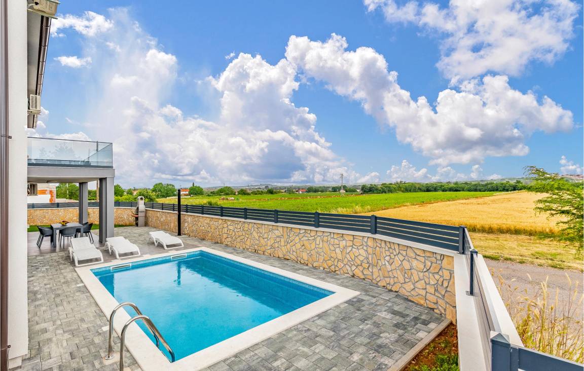 130 M² Dúplex ∙ 2 Habitaciones ∙ 5 Huéspedes - Pula