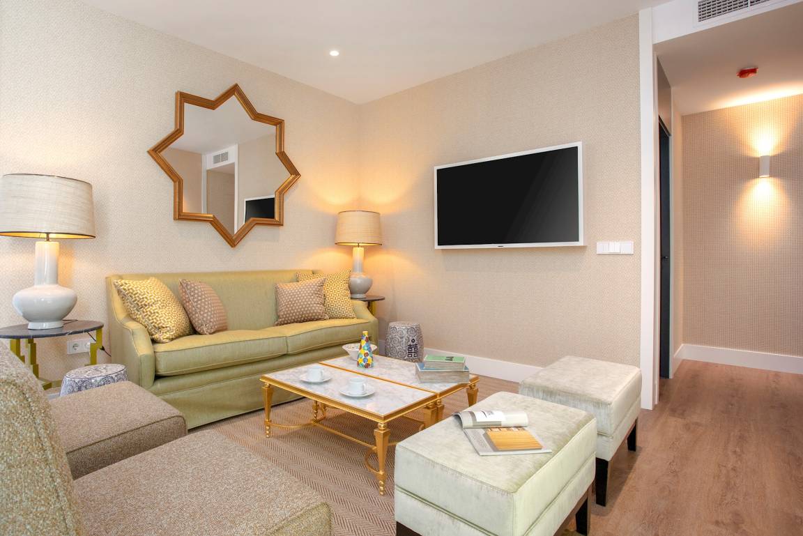 76 M² Huoneisto ∙ 2 Makuuhuonetta ∙ 4 Vierasta - Sevilla