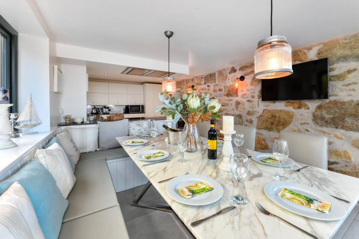 Cottage ∙ 4 Bedrooms ∙ 8 Guests - Llanbedrog