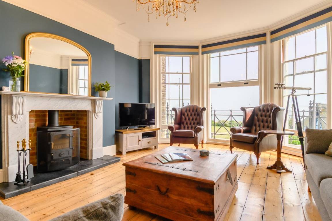 Cottage ∙ 9 Bedrooms ∙ 16 Guests - England