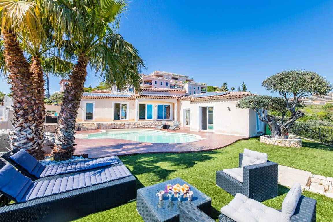 180 M² Villa ∙ 3 Bedrooms ∙ 6 Guests - Nice