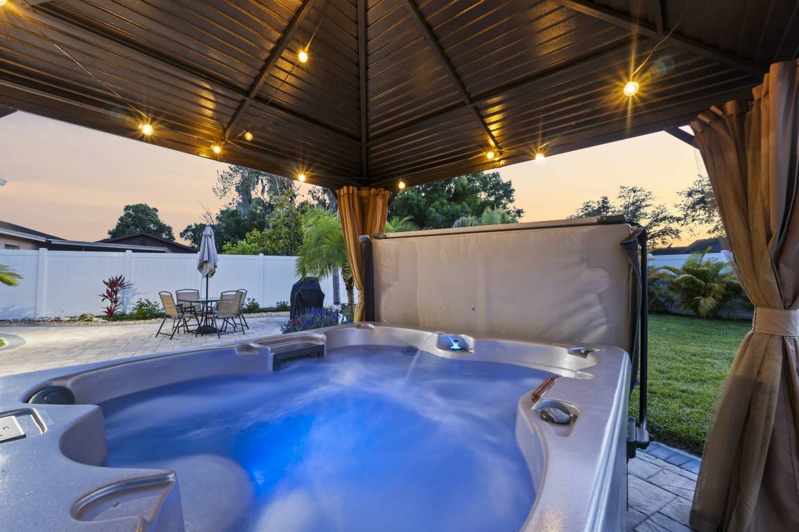 74 M² House ∙ 2 Bedrooms ∙ 8 Guests - Lakeland, FL