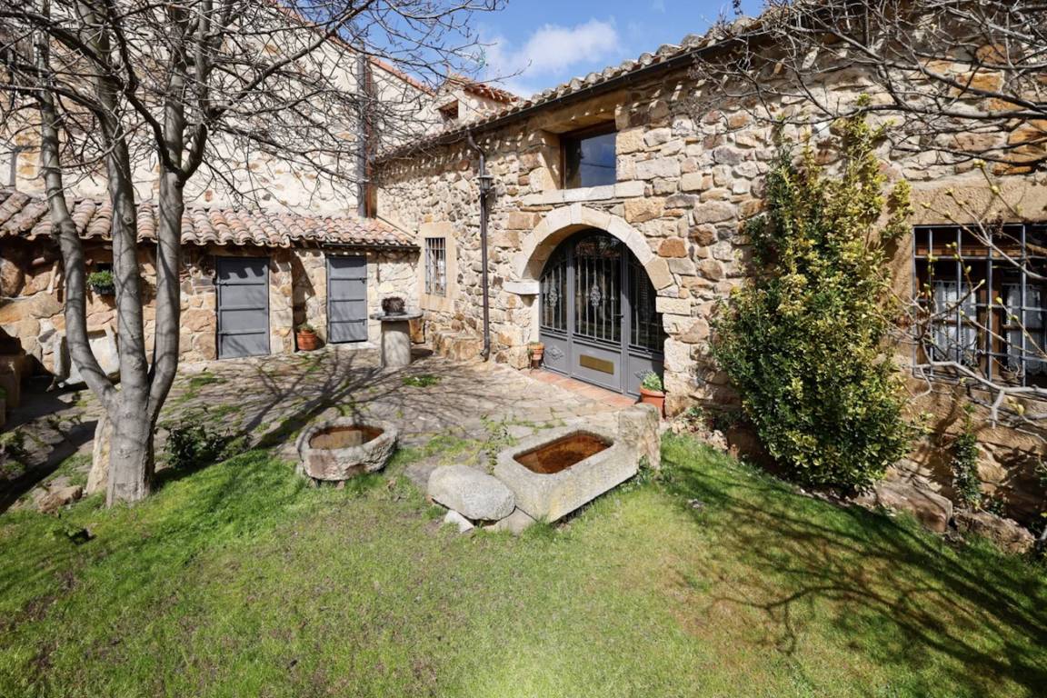 120 M² House ∙ 3 Bedrooms ∙ 7 Guests - Soria