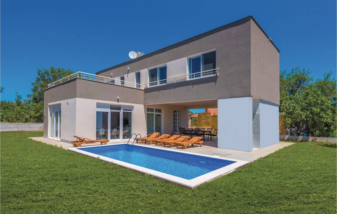 148 M² House ∙ 3 Bedrooms ∙ 6 Guests - Zadar