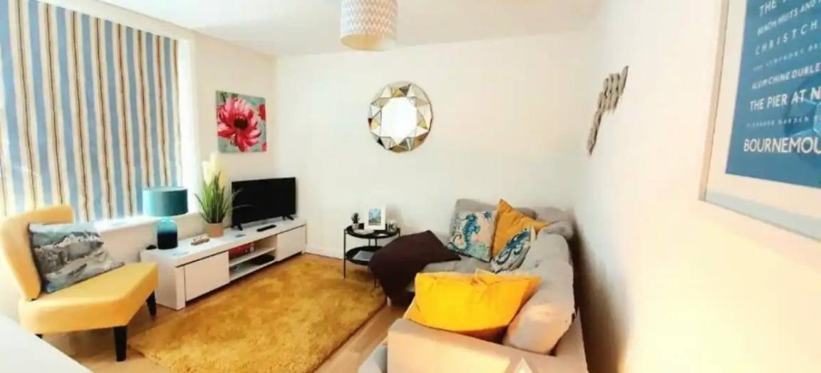 70 M² Apartment ∙ 2 Bedrooms ∙ 4 Guests - Bournemouth