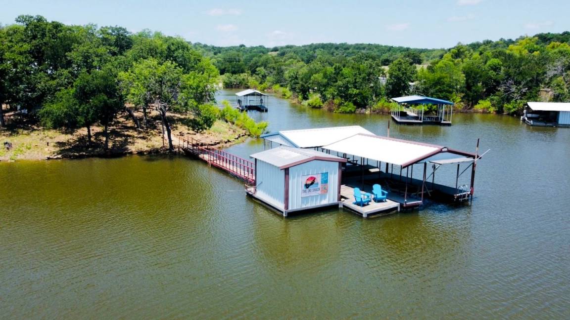 House ∙ 4 Bedrooms ∙ 8 Guests - Bridgeport, TX
