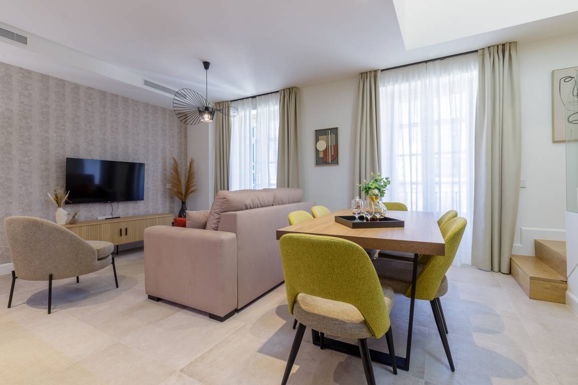 79 M² Apartment ∙ 2 Bedrooms ∙ 6 Guests - Malaga, Espagne