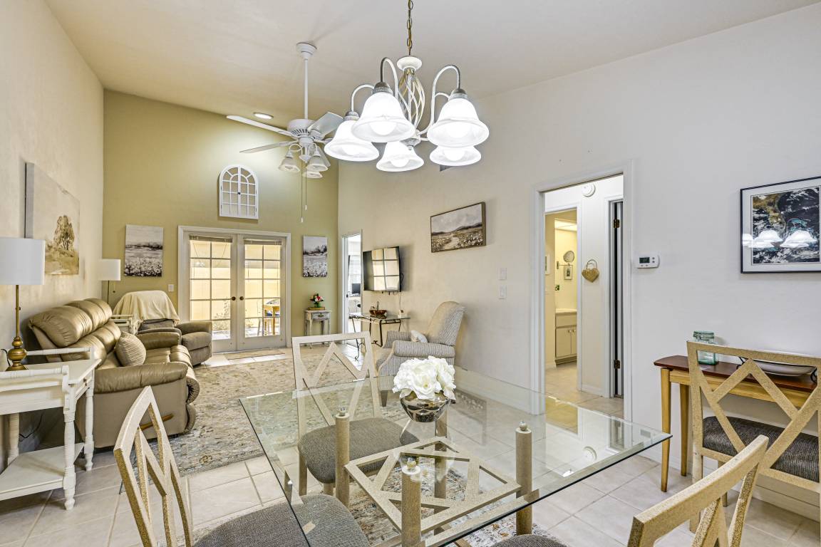 91 M² Apartment ∙ 2 Bedrooms ∙ 4 Guests - Beverly Hills, FL