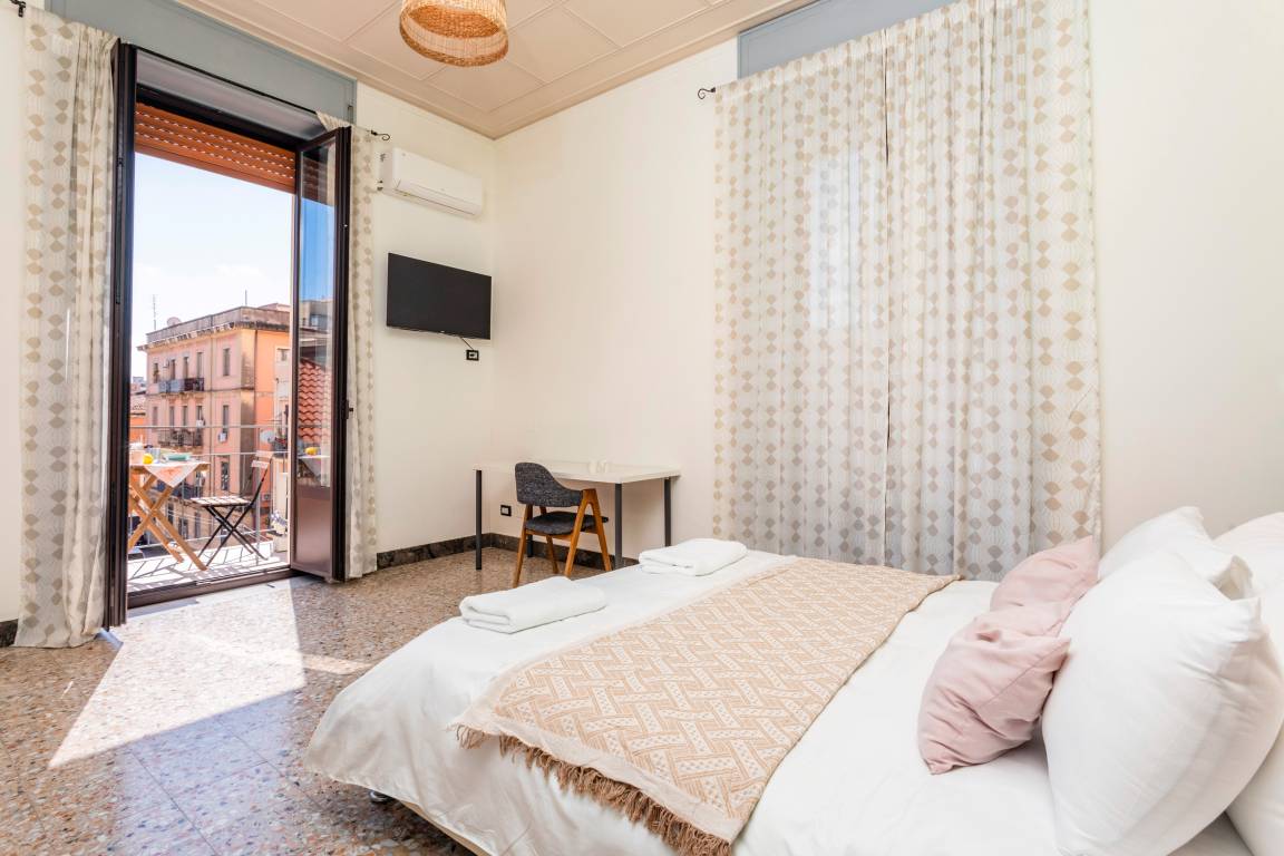 140 M² Apartment ∙ 4 Bedrooms ∙ 8 Guests - Catania