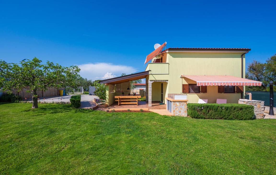 55 M² House ∙ 2 Bedrooms ∙ 4 Guests - Pula
