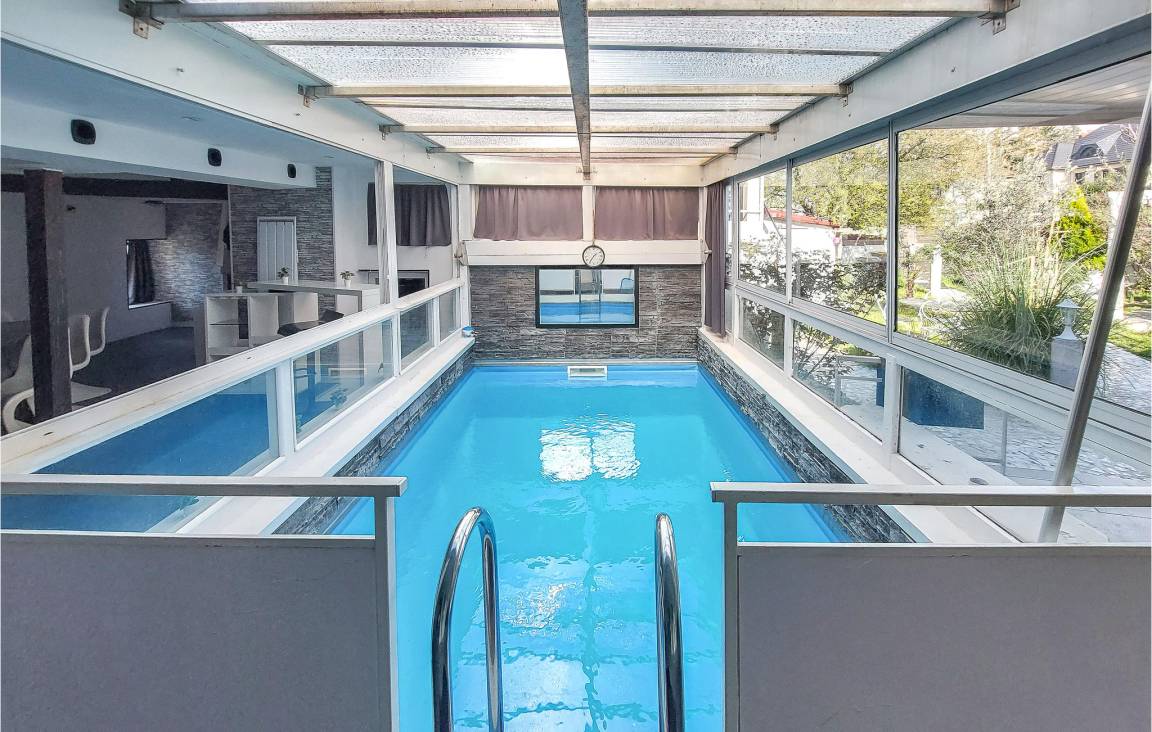 200 M² Maison De Vacances ∙ 3 Chambres ∙ 8 Personnes - Saint-Just-Saint-Rambert