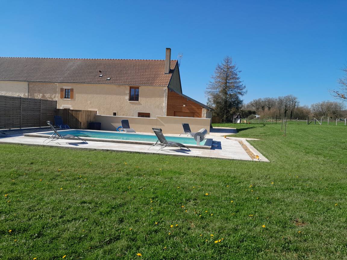 200 M² Villa ∙ 6 Chambres ∙ 17 Personnes - Yonne