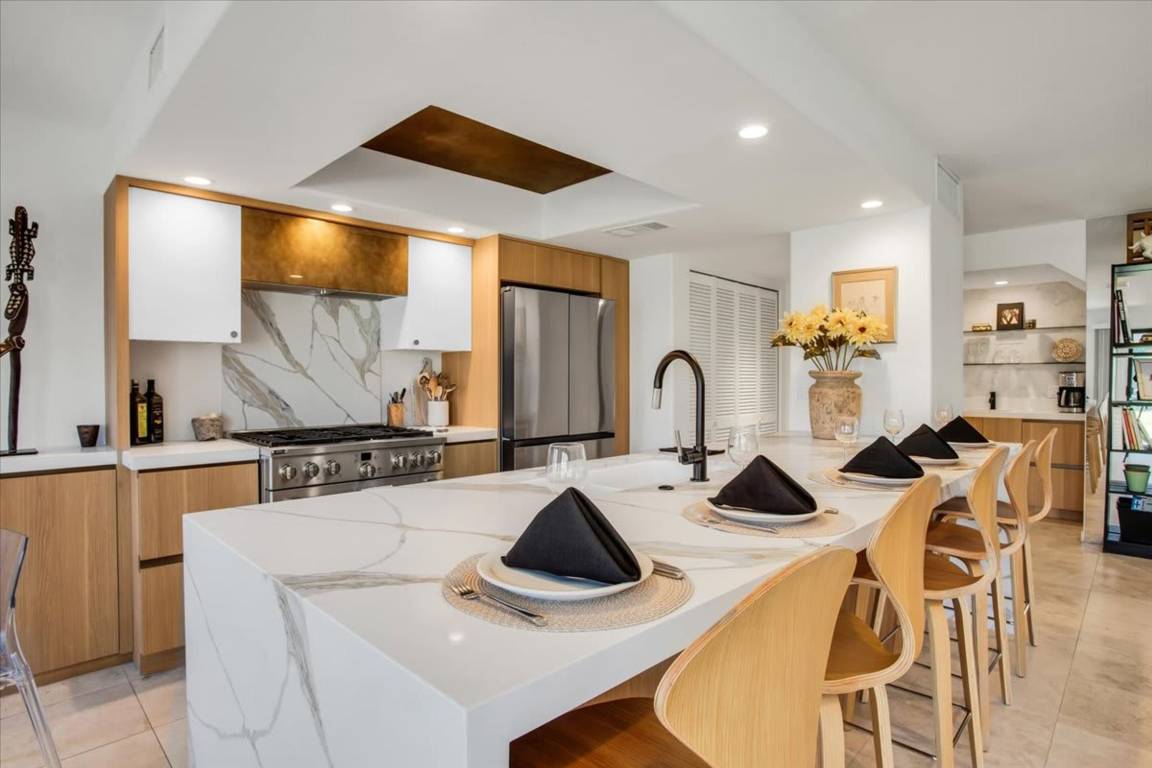 Apartment ∙ 2 Bedrooms ∙ 4 Guests - Cathedral City, CA