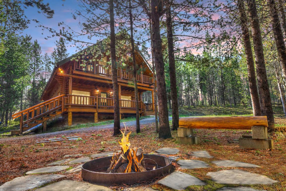 145 M² Cabin ∙ 3 Bedrooms ∙ 5 Guests - Island Park, ID
