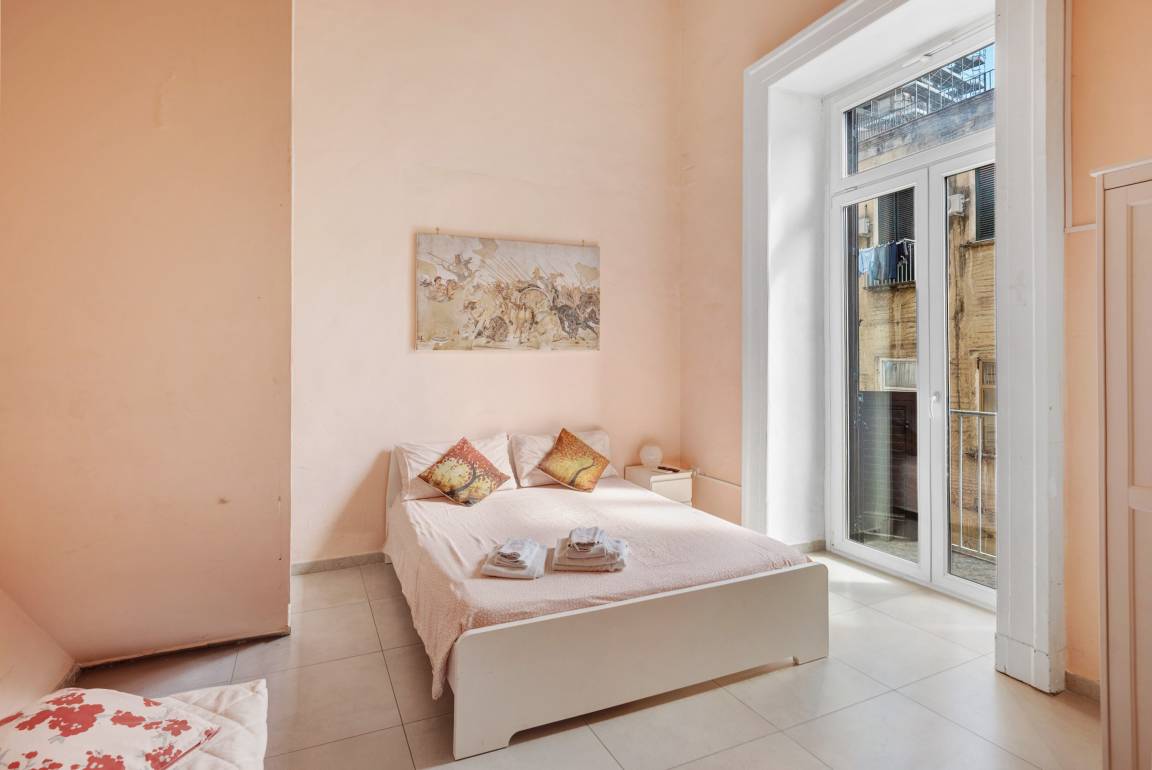 90 M² Casa Vacanza ∙ 2 Camere Da Letto ∙ 6 Ospiti - Napoli
