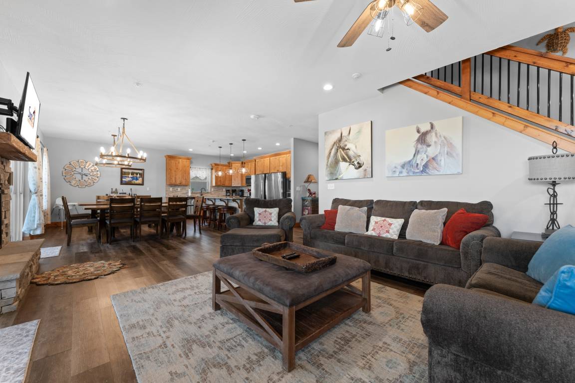 442 M² House ∙ 8 Bedrooms ∙ 23 Guests - Branson, MO