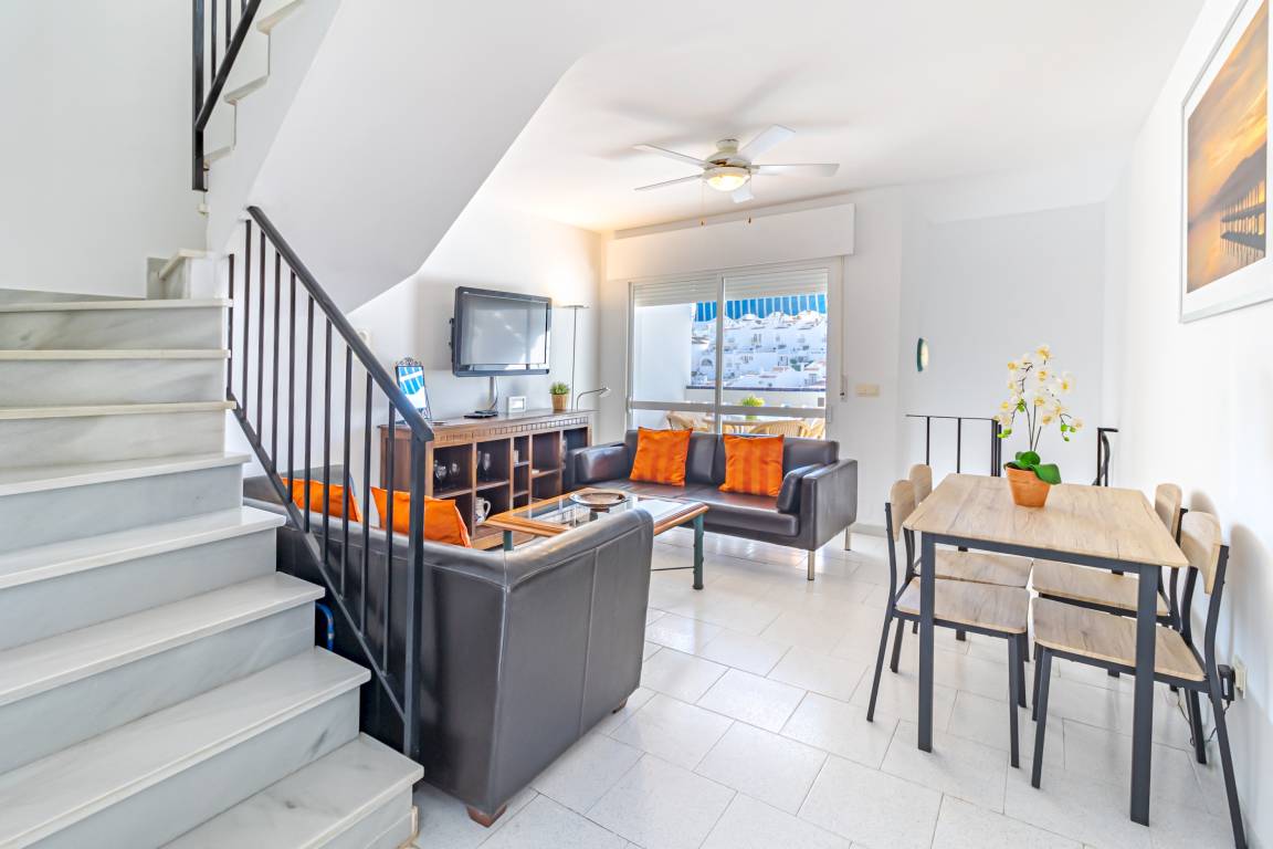 125 M² Ferienhaus ∙ 2 Schlafzimmer ∙ 6 Gäste - Nerja