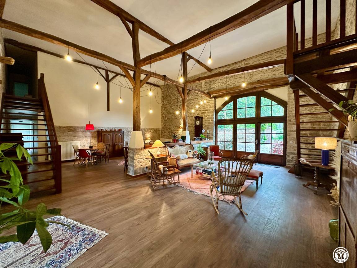 180 M² Cottage ∙ 5 Bedrooms ∙ 14 Guests - Beaune