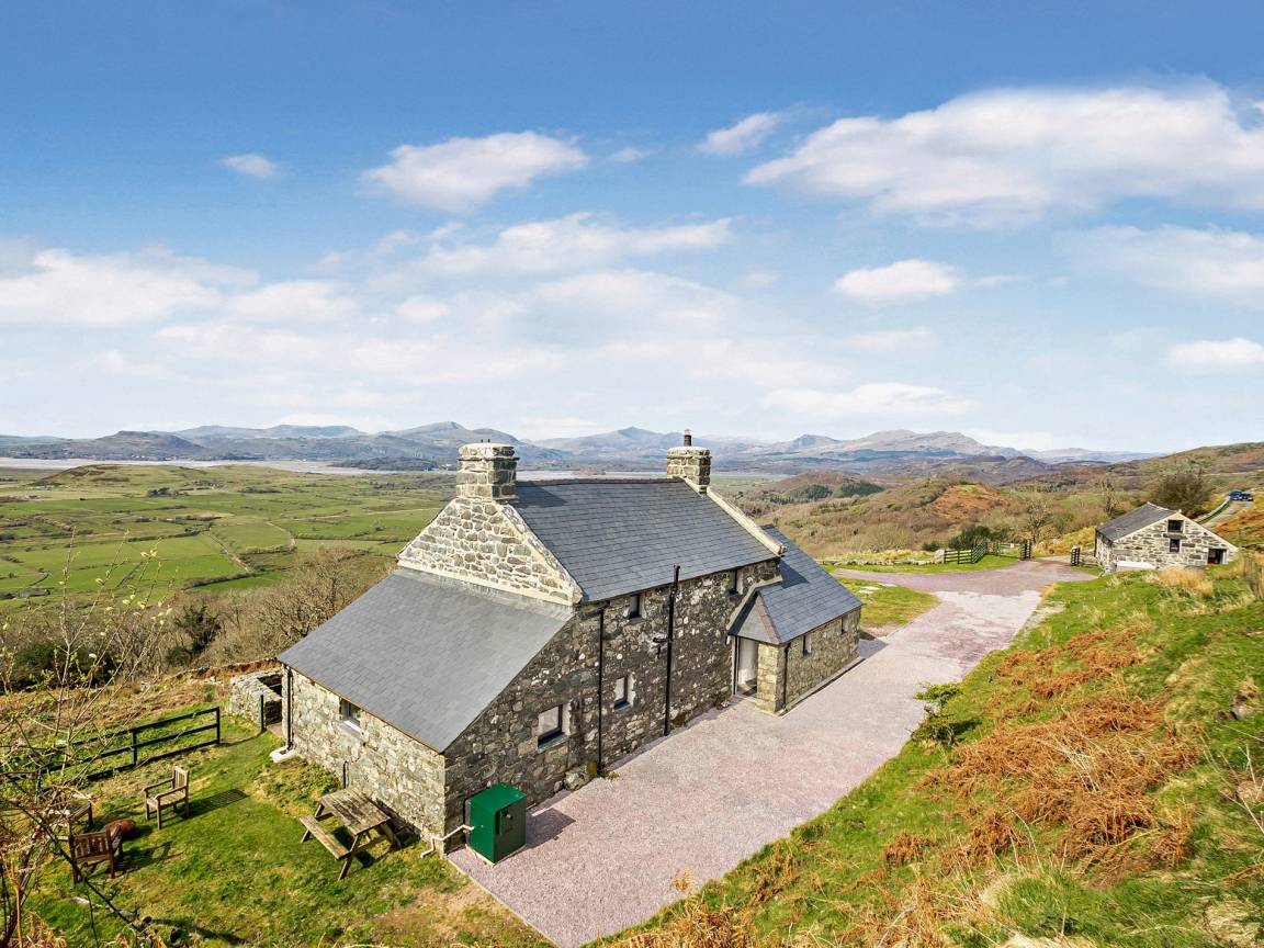 Cottage ∙ 6 Bedrooms ∙ 10 Guests - Portmeirion