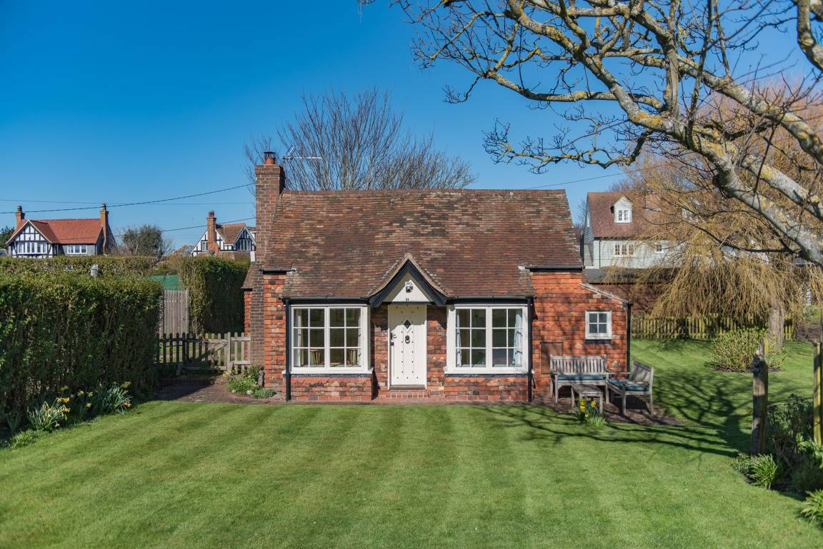 Cottage ∙ 3 Bedrooms ∙ 6 Guests - St Mary's Bay