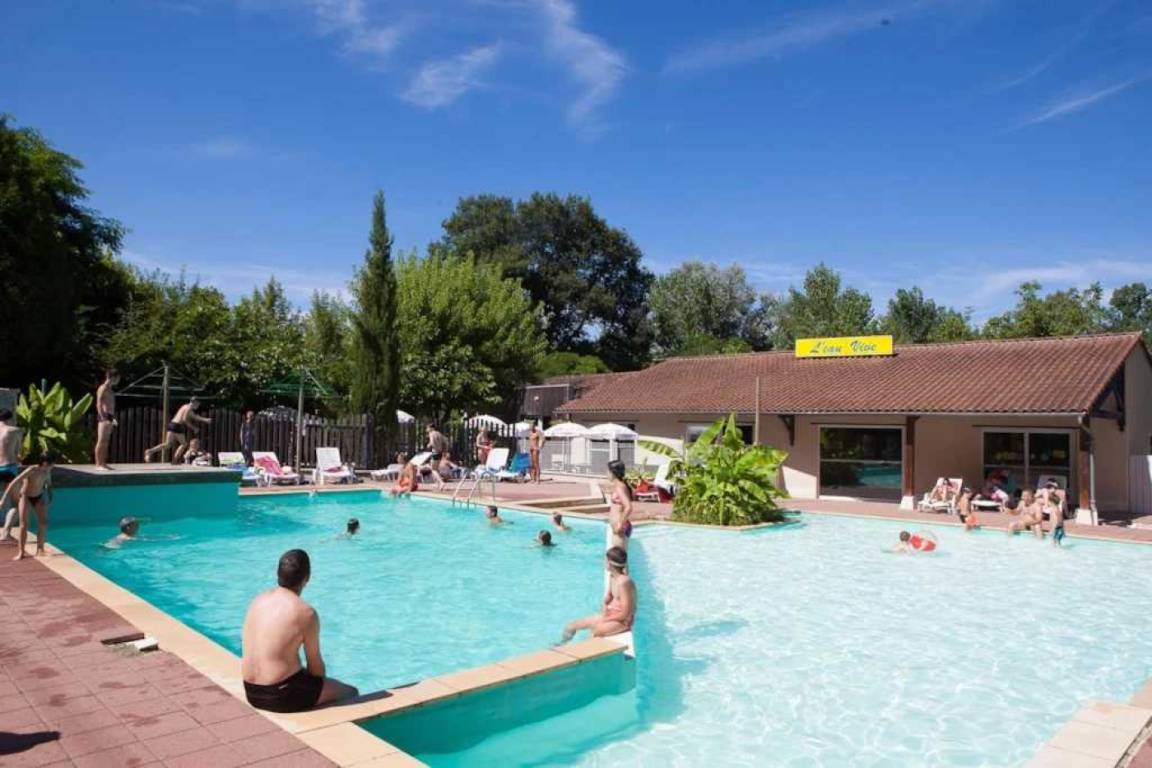 29 M² Camping ∙ 2 Chambres ∙ 4 Personnes - Le Gouffre