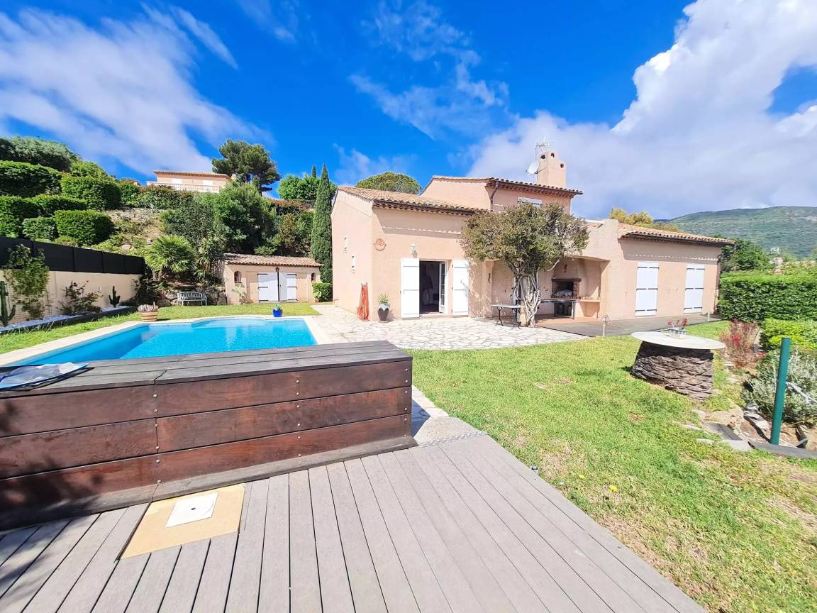 240 M² Maison De Vacances ∙ 3 Chambres ∙ 6 Personnes - Gassin