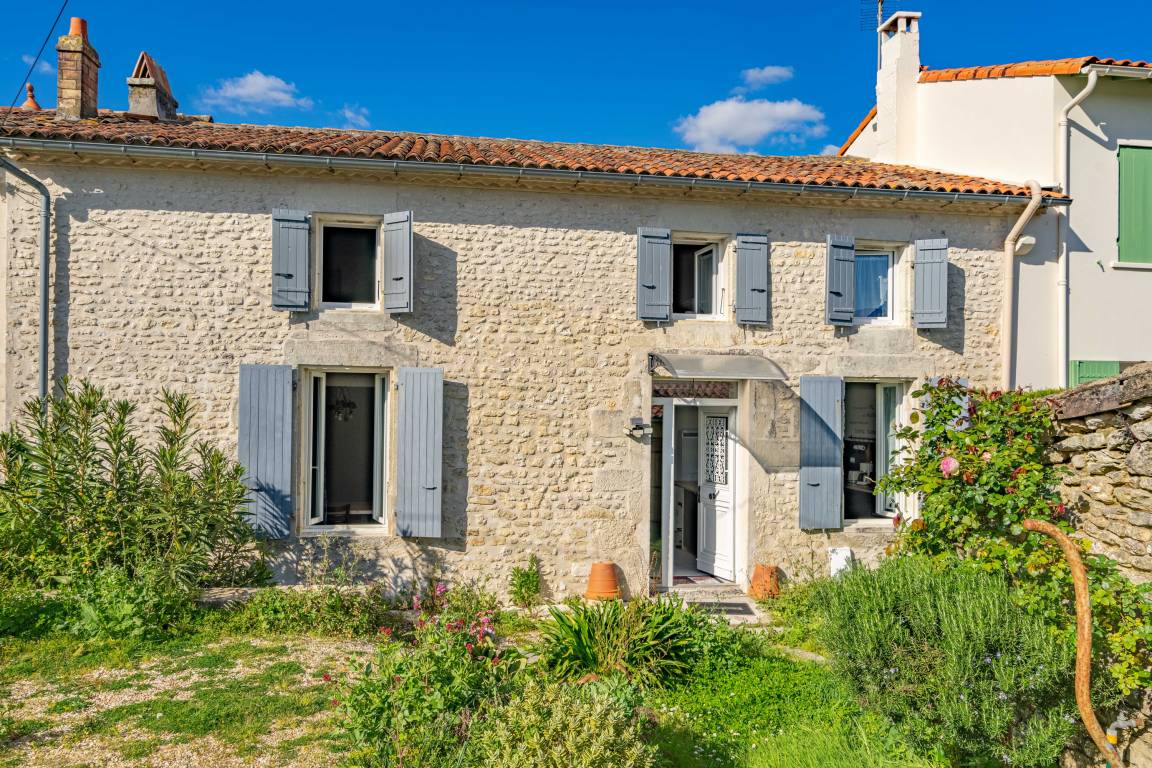 131 M² House ∙ 3 Bedrooms ∙ 8 Guests - Mortagne-sur-Gironde