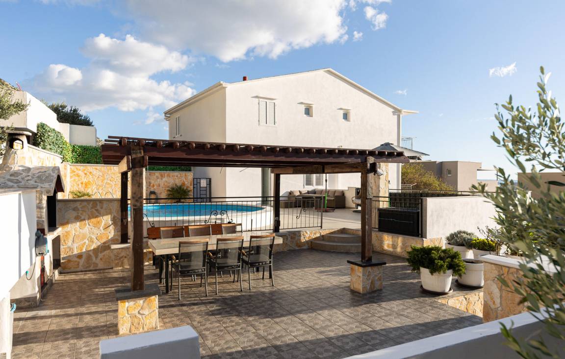 150 M² Huis ∙ 3 Slaapkamers ∙ 6 Gasten - Baška Voda